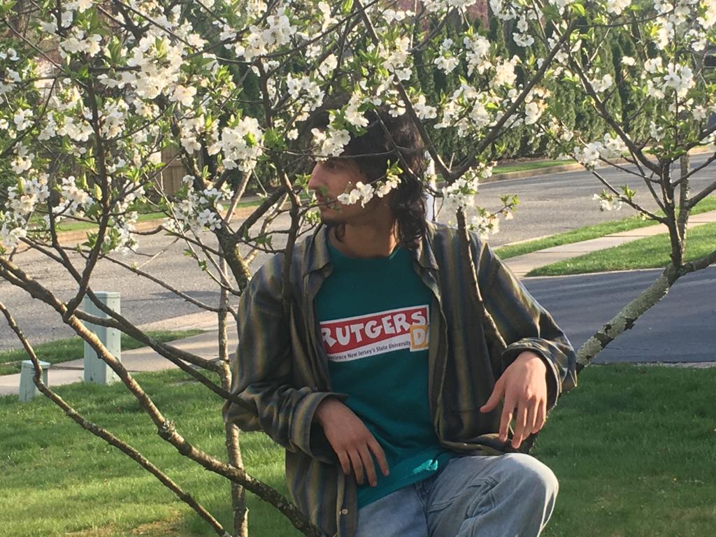 Mosh Love Story: Yahel Ben-Zvi and His Plants – campshomria